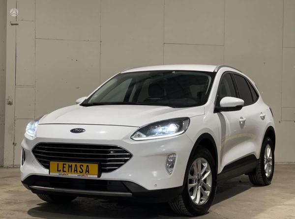 White Ford Kuga 2021 in Klaipeda, with an engine capacity of 1.50 L and mileage of 234 thousand km for 12999 €, photo 1 on AUTOMOTO.COM.LV