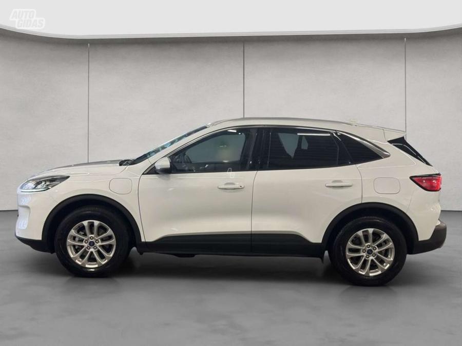 White Ford Kuga 2022 in Kaunas, with an engine capacity of 2.50 L and mileage of 48 thousand km for 26463 €, photo 2 on AUTOMOTO.COM.LV