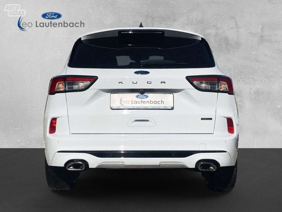 White Ford Kuga 2022 in Kaunas, with an engine capacity of 2.50 L and mileage of 49 thousand km for 29973 €, photo 4 on AUTOMOTO.COM.LV