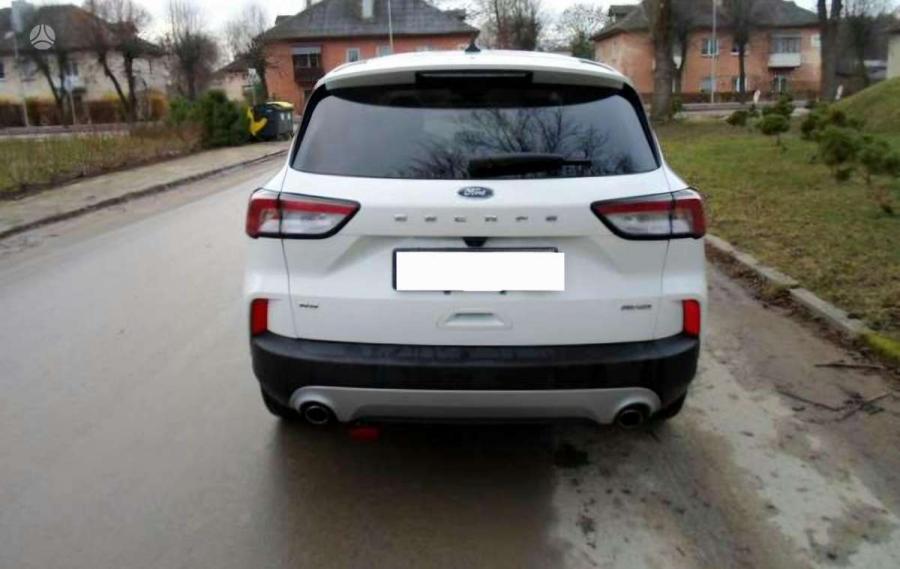 White Ford Kuga 2022 in Siauliai, with an engine capacity of 1.50 L and mileage of 121 thousand km for 13850 €, photo 18 on AUTOMOTO.COM.LV