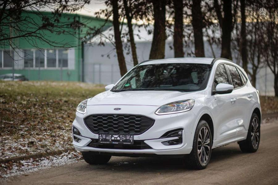 White Ford Kuga 2022 in Kaunas, with an engine capacity of 2.49 L and mileage of 161 thousand km for 17950 €, photo 26 on AUTOMOTO.COM.LV