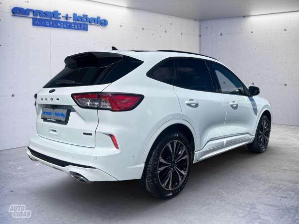 White Ford Kuga 2022 in Kaunas, with an engine capacity of 2.50 L and mileage of 19 thousand km for 32669 €, photo 3 on AUTOMOTO.COM.LV