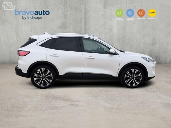 White Ford Kuga 2022 in Kaunas, with an engine capacity of 2.50 L and mileage of 135 thousand km for 21271 €, photo 6 on AUTOMOTO.COM.LV