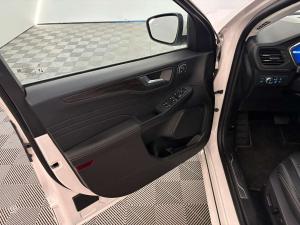 White Ford Kuga 2022 in Marijampole, with an engine capacity of 2.49 L and mileage of 181 thousand km for 17999 €, photo 15 on AUTOMOTO.COM.LV
