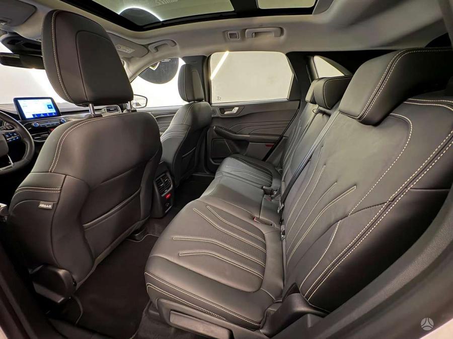 White Ford Kuga 2022 in Marijampole, with an engine capacity of 2.49 L and mileage of 181 thousand km for 17999 €, photo 30 on AUTOMOTO.COM.LV