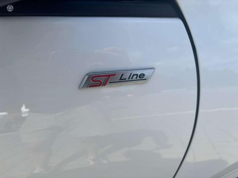 White Ford Kuga 2022 in Marijampole, with an engine capacity of 2.49 L and mileage of 190 thousand km for 17500 €, photo 12 on AUTOMOTO.COM.LV