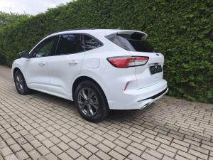 White Ford Kuga 2022 in Vilnius, with an engine capacity of 2.49 L and mileage of 83 thousand km for 19950 €, photo 4 on AUTOMOTO.COM.LV