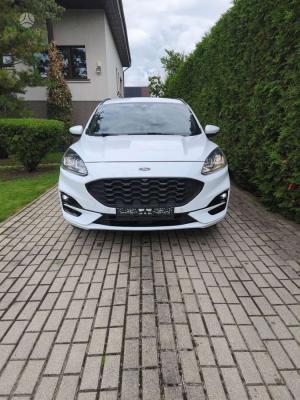 White Ford Kuga 2022 in Vilnius, with an engine capacity of 2.49 L and mileage of 83 thousand km for 19950 €, photo 5 on AUTOMOTO.COM.LV