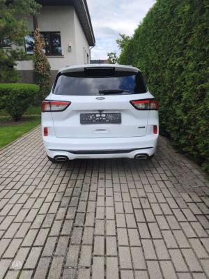 White Ford Kuga 2022 in Vilnius, with an engine capacity of 2.49 L and mileage of 83 thousand km for 19950 €, photo 9 on AUTOMOTO.COM.LV