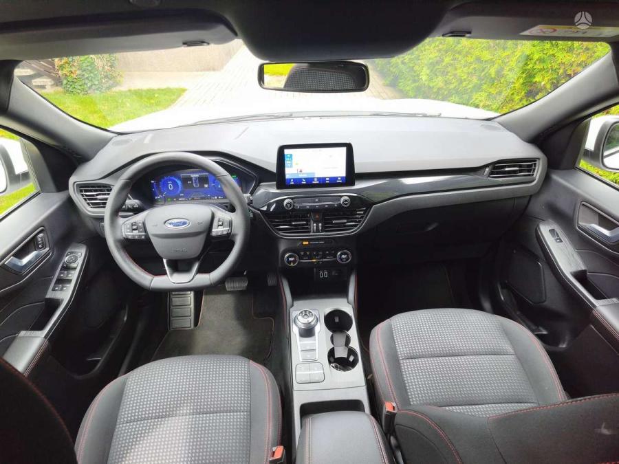White Ford Kuga 2022 in Vilnius, with an engine capacity of 2.49 L and mileage of 83 thousand km for 19950 €, photo 11 on AUTOMOTO.COM.LV