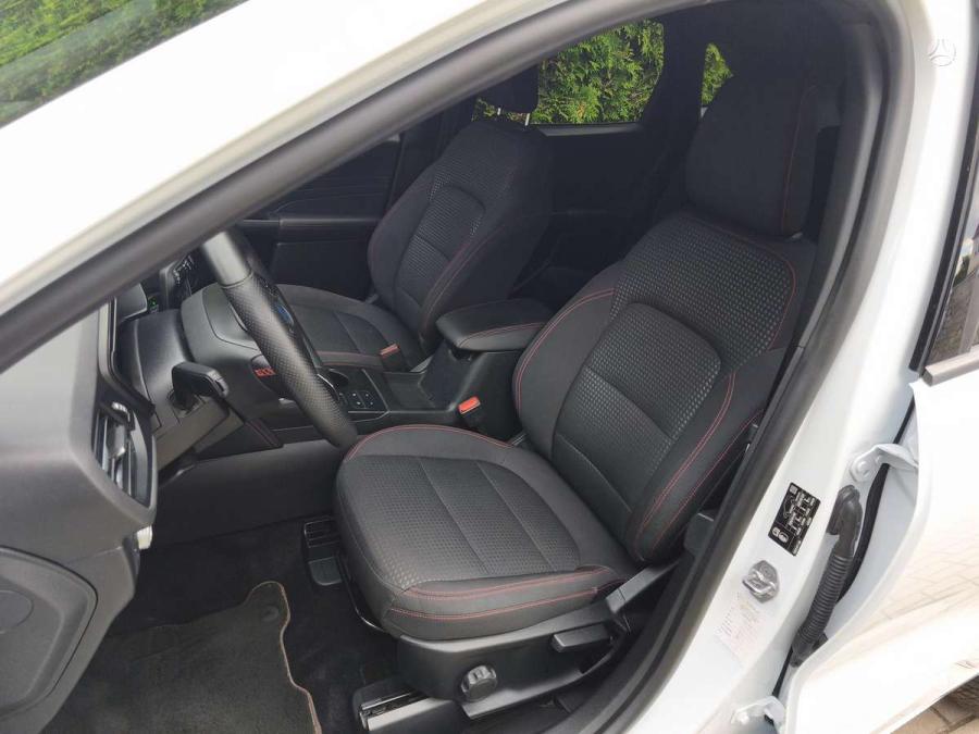 White Ford Kuga 2022 in Vilnius, with an engine capacity of 2.49 L and mileage of 83 thousand km for 19950 €, photo 13 on AUTOMOTO.COM.LV