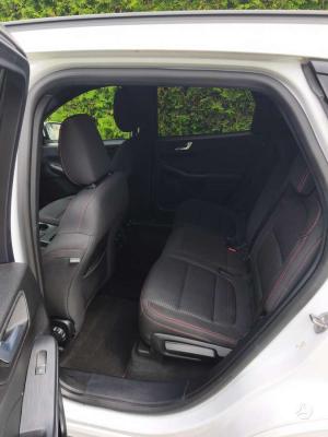 White Ford Kuga 2022 in Vilnius, with an engine capacity of 2.49 L and mileage of 83 thousand km for 19950 €, photo 14 on AUTOMOTO.COM.LV