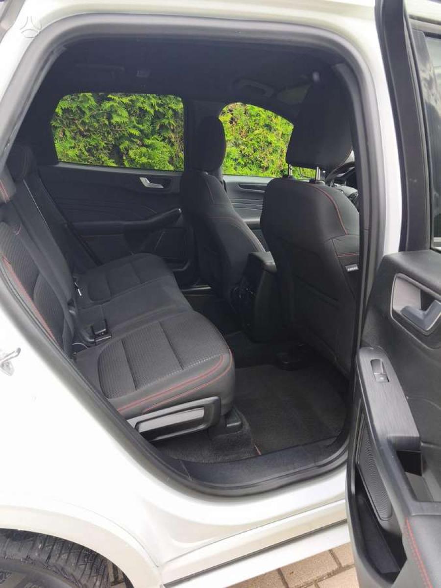 White Ford Kuga 2022 in Vilnius, with an engine capacity of 2.49 L and mileage of 83 thousand km for 19950 €, photo 16 on AUTOMOTO.COM.LV