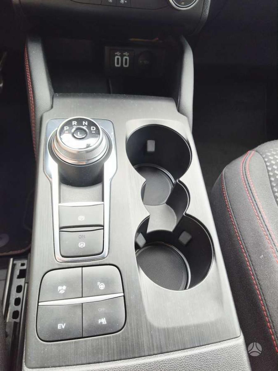 White Ford Kuga 2022 in Vilnius, with an engine capacity of 2.49 L and mileage of 83 thousand km for 19950 €, photo 25 on AUTOMOTO.COM.LV