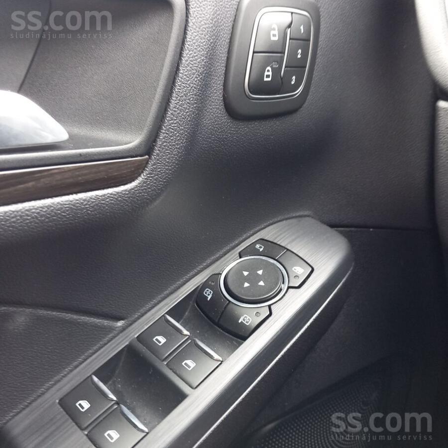 Balts Ford Kuga 2022 Daugavpils, ar dzinēja tilpumu 2.50 L un nobraukumu 181 tūkst. km par 22500 €, foto 12 vietnē AUTOMOTO.COM.LV