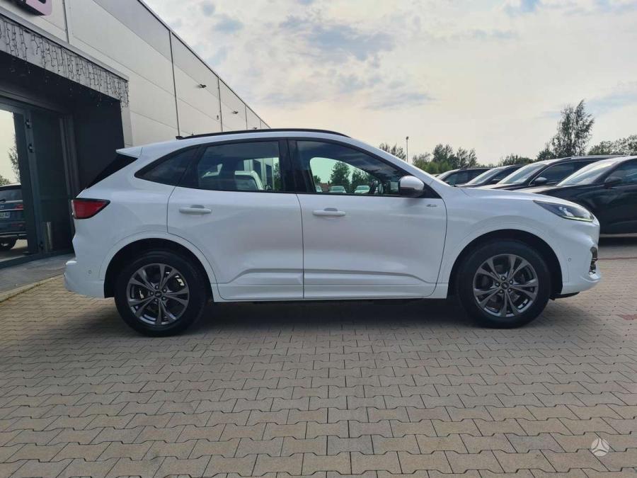 Balts Ford Kuga 2022 Šauļi, ar dzinēja tilpumu 2.49 L un nobraukumu 180 tūkst. km par 16880 €, foto 5 vietnē AUTOMOTO.COM.LV