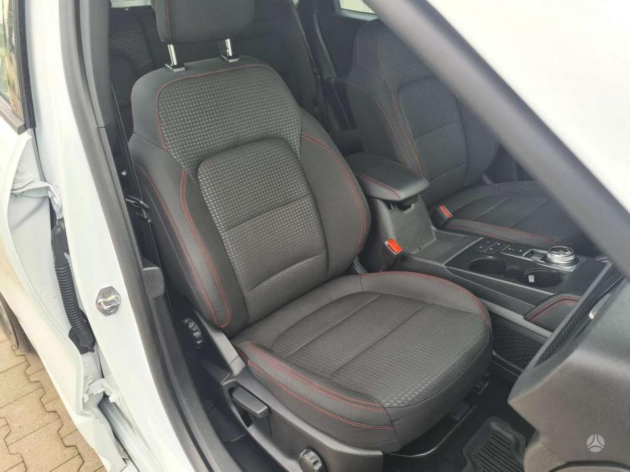 Balts Ford Kuga 2022 Šauļi, ar dzinēja tilpumu 2.49 L un nobraukumu 180 tūkst. km par 16880 €, foto 17 vietnē AUTOMOTO.COM.LV