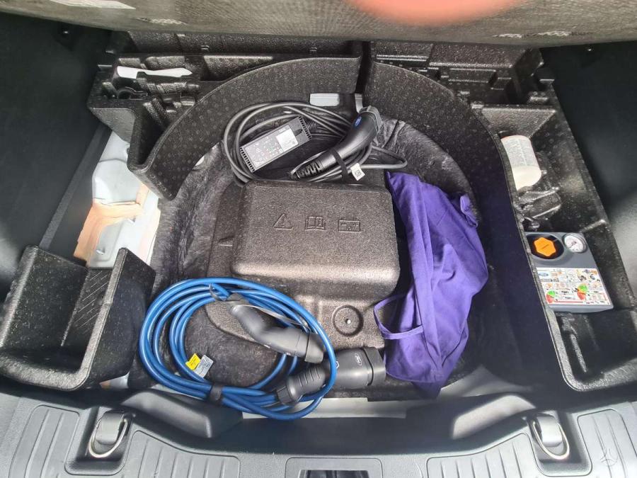 Balts Ford Kuga 2022 Šauļi, ar dzinēja tilpumu 2.49 L un nobraukumu 180 tūkst. km par 16880 €, foto 32 vietnē AUTOMOTO.COM.LV