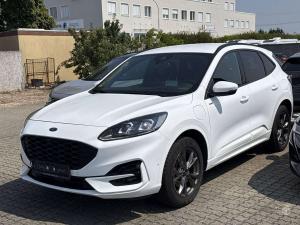 White Ford Kuga 2022 in Vilnius, with an engine capacity of 2.49 L and mileage of 122 thousand km for 18333 €, photo  on AUTOMOTO.COM.LV