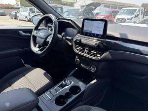 White Ford Kuga 2022 in Vilnius, with an engine capacity of 2.49 L and mileage of 122 thousand km for 18333 €, photo 6 on AUTOMOTO.COM.LV
