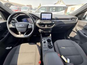 White Ford Kuga 2022 in Vilnius, with an engine capacity of 2.49 L and mileage of 122 thousand km for 18333 €, photo 14 on AUTOMOTO.COM.LV