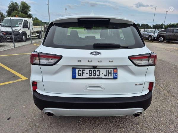 White Ford Kuga 2022 in Taurage, with an engine capacity of 2.50 L and mileage of 270 thousand km for 12200 €, photo 6 on AUTOMOTO.COM.LV
