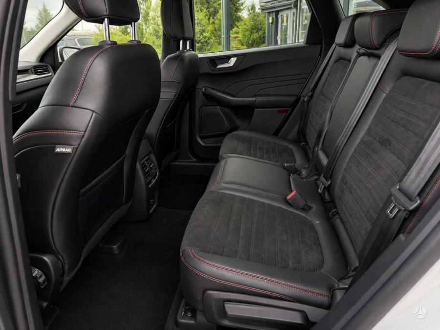 White Ford Kuga 2022 in Pakruojis, with an engine capacity of 2.00 L and mileage of 144 thousand km for 14900 €, photo 8 on AUTOMOTO.COM.LV