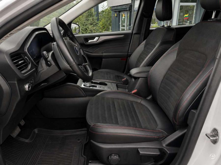 White Ford Kuga 2022 in Pakruojis, with an engine capacity of 2.00 L and mileage of 144 thousand km for 14900 €, photo 9 on AUTOMOTO.COM.LV