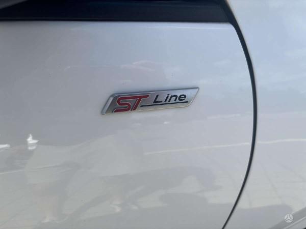 White Ford Kuga 2022 in Marijampole, with an engine capacity of 2.49 L and mileage of 190 thousand km for 17500 €, photo 2 on AUTOMOTO.COM.LV
