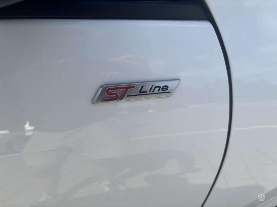 Balts Ford Kuga 2022 Marijampole, ar dzinēja tilpumu 2.49 L un nobraukumu 190 tūkst. km par 17500 €, foto 3 vietnē AUTOMOTO.COM.LV