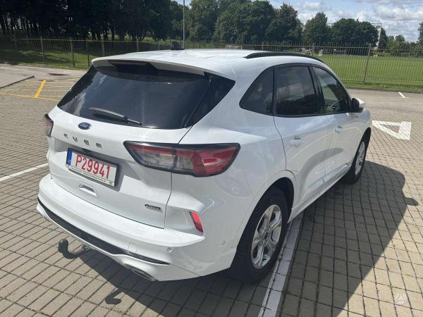 White Ford Kuga 2022 in Marijampole, with an engine capacity of 2.49 L and mileage of 190 thousand km for 17500 €, photo 8 on AUTOMOTO.COM.LV