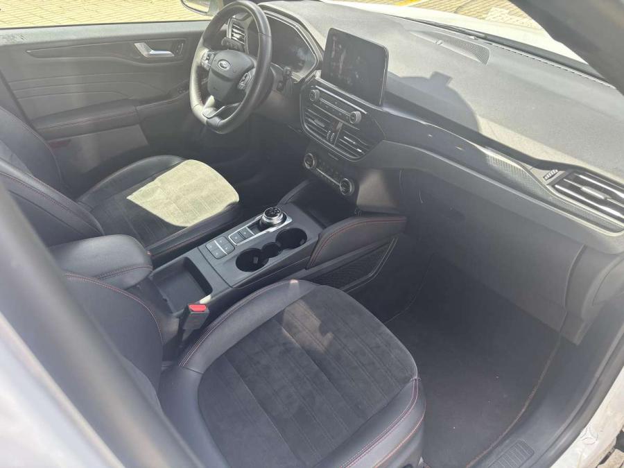 Balts Ford Kuga 2022 Marijampole, ar dzinēja tilpumu 2.49 L un nobraukumu 190 tūkst. km par 17500 €, foto 19 vietnē AUTOMOTO.COM.LV