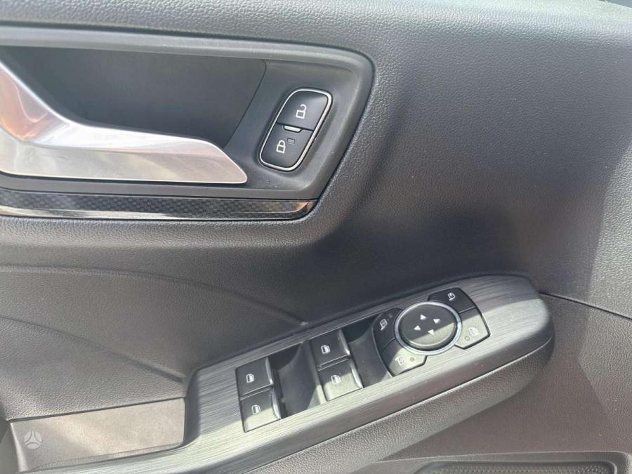 Balts Ford Kuga 2022 Marijampole, ar dzinēja tilpumu 2.49 L un nobraukumu 190 tūkst. km par 17500 €, foto 35 vietnē AUTOMOTO.COM.LV
