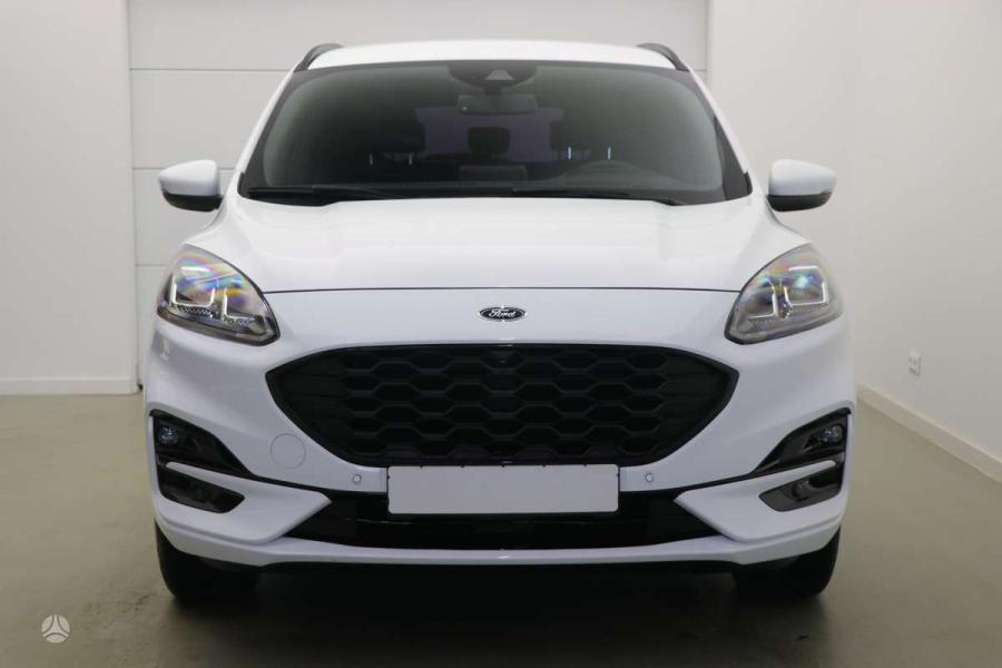 White Ford Kuga 2022 in Vilnius, with an engine capacity of 2.49 L and mileage of 46 thousand km for 22150 €, photo 3 on AUTOMOTO.COM.LV