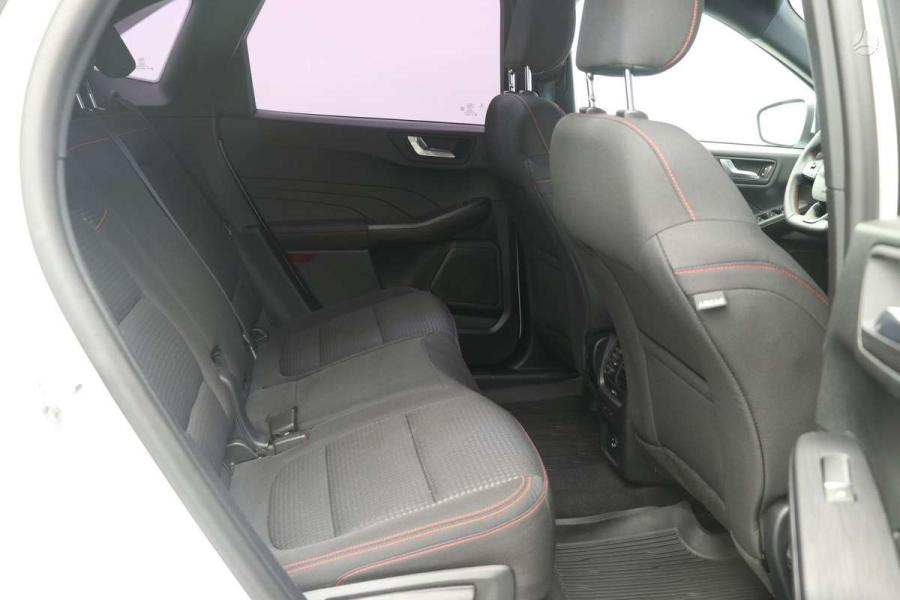 White Ford Kuga 2022 in Vilnius, with an engine capacity of 2.49 L and mileage of 46 thousand km for 22150 €, photo 12 on AUTOMOTO.COM.LV
