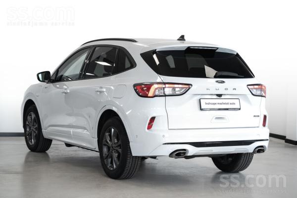 Balts Ford Kuga 2022 Rīga, ar dzinēja tilpumu 2.50 L un nobraukumu 59 tūkst. km par 22990 €, foto 4 vietnē AUTOMOTO.COM.LV