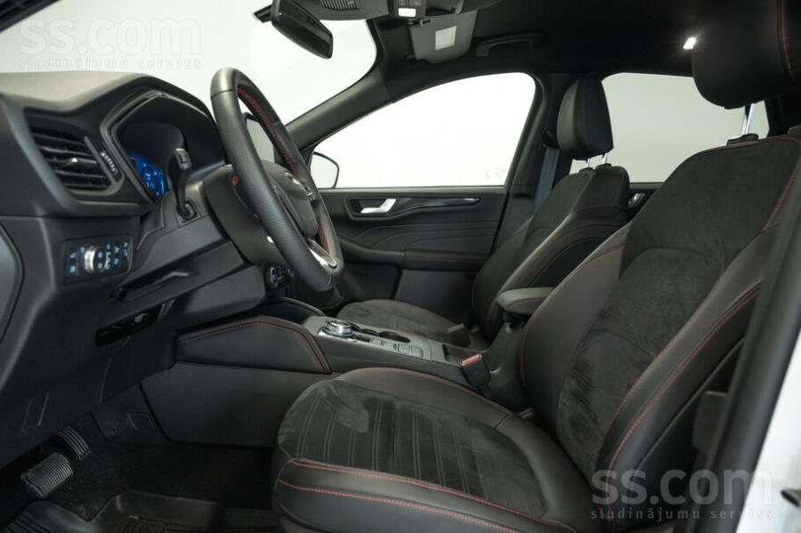 Balts Ford Kuga 2022 Rīga, ar dzinēja tilpumu 2.50 L un nobraukumu 59 tūkst. km par 22990 €, foto 12 vietnē AUTOMOTO.COM.LV