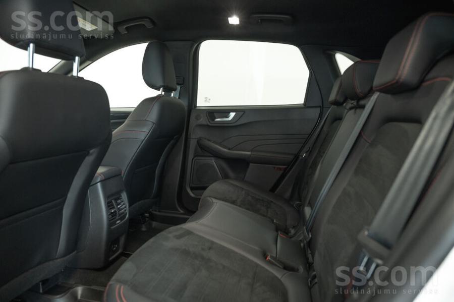 Balts Ford Kuga 2022 Rīga, ar dzinēja tilpumu 2.50 L un nobraukumu 59 tūkst. km par 22990 €, foto 14 vietnē AUTOMOTO.COM.LV