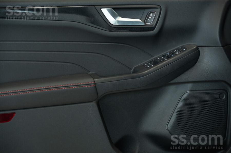 Balts Ford Kuga 2022 Rīga, ar dzinēja tilpumu 2.50 L un nobraukumu 59 tūkst. km par 22990 €, foto 16 vietnē AUTOMOTO.COM.LV