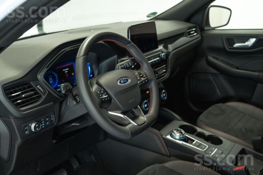 Balts Ford Kuga 2022 Rīga, ar dzinēja tilpumu 2.50 L un nobraukumu 59 tūkst. km par 22990 €, foto 17 vietnē AUTOMOTO.COM.LV