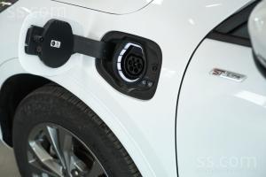 Balts Ford Kuga 2022 Rīga, ar dzinēja tilpumu 2.50 L un nobraukumu 59 tūkst. km par 22990 €, foto 28 vietnē AUTOMOTO.COM.LV