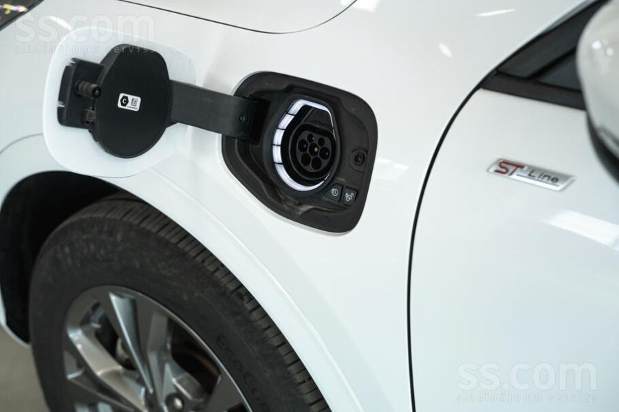 Balts Ford Kuga 2022 Rīga, ar dzinēja tilpumu 2.50 L un nobraukumu 59 tūkst. km par 22990 €, foto 28 vietnē AUTOMOTO.COM.LV