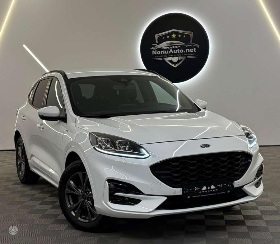 White Ford Kuga 2022 in Marijampole, with an engine capacity of 2.00 L and mileage of 241 thousand km for 15860 €, photo 1 on AUTOMOTO.COM.LV