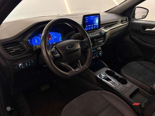 White Ford Kuga 2022 in Marijampole, with an engine capacity of 2.00 L and mileage of 241 thousand km for 15860 €, photo 3 on AUTOMOTO.COM.LV