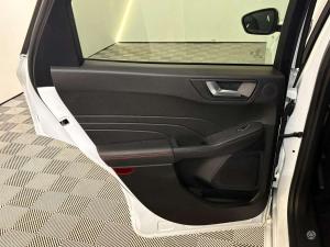 White Ford Kuga 2022 in Marijampole, with an engine capacity of 2.00 L and mileage of 241 thousand km for 15860 €, photo 19 on AUTOMOTO.COM.LV