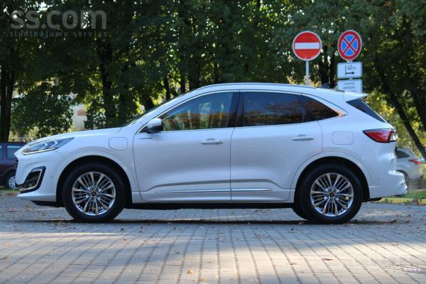 Balts Ford Kuga 2022 Rīga, ar dzinēja tilpumu 2.50 L un nobraukumu 72 tūkst. km par 22990 €, foto 3 vietnē AUTOMOTO.COM.LV