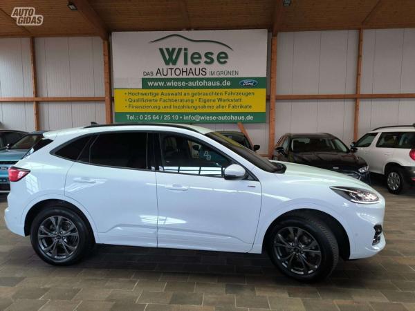 White Ford Kuga 2023 in Kaunas, with an engine capacity of 2.50 L and mileage of 30 thousand km for 30391 €, photo 2 on AUTOMOTO.COM.LV