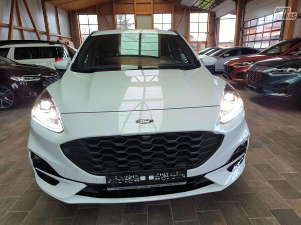 White Ford Kuga 2023 in Kaunas, with an engine capacity of 2.50 L and mileage of 30 thousand km for 30391 €, photo 3 on AUTOMOTO.COM.LV