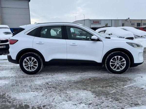 White Ford Kuga 2023 in Taurage, with an engine capacity of 2.49 L and mileage of 191 thousand km for 12500 €, photo 4 on AUTOMOTO.COM.LV