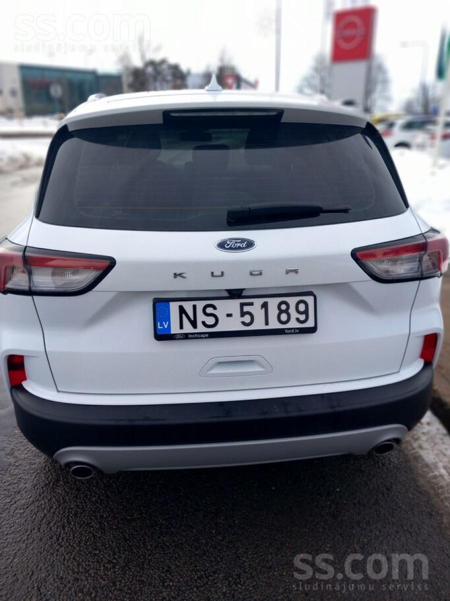 White Ford Kuga 2023 in Riga, with an engine capacity of 1.50 L and mileage of 45 thousand km for 18850 €, photo 4 on AUTOMOTO.COM.LV